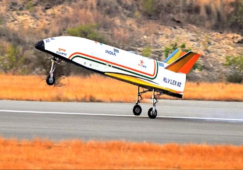 Pushpak Landing: इसरो की बड़ी सफलता, रीयूजेबल लांच व्हीकल पुष्पक की सफल ...