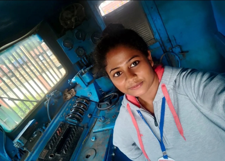 Ritika Tirkey : पहली आदिवासी सहायक Loco Pilot बनी रितिका तिर्की, वंदे भारत को चलाना रहा यादगार ...